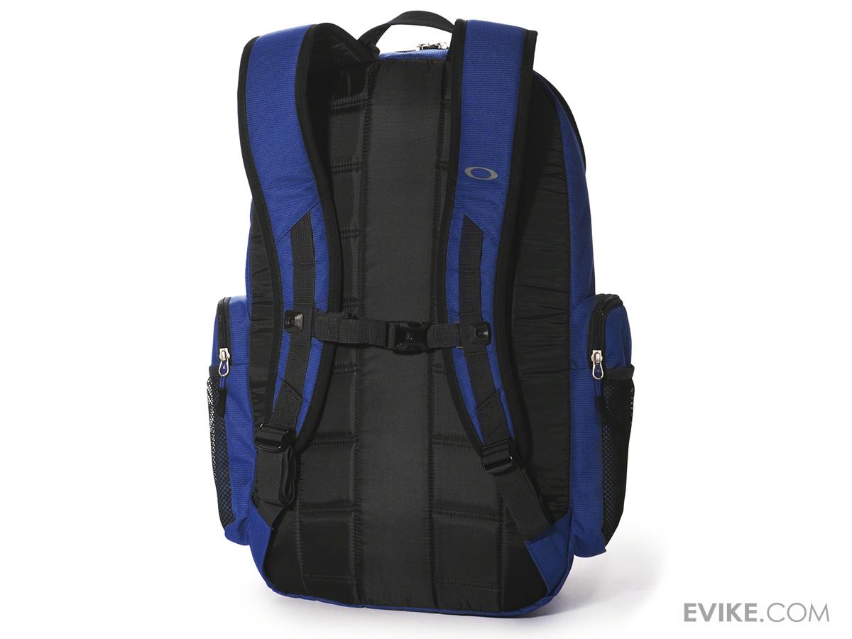 Oakley Blade Wet / Dry 30 Backpack (Color: Jet Black), Tactical Gear ...