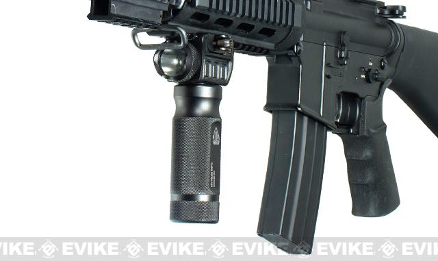 UTG Combat Ops Compact Aluminum Grip Light w/ QD Mount - 150 Lumens ...