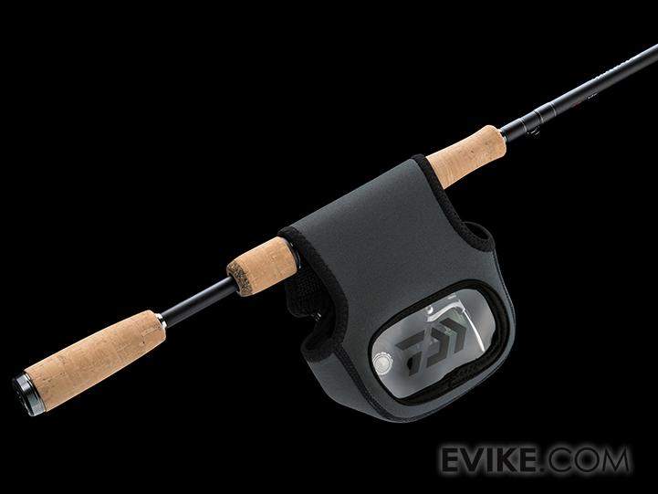 Daiwa D-VEC Tactical Spinning Reel Cover (Size: Medium), MORE, Fishing ...