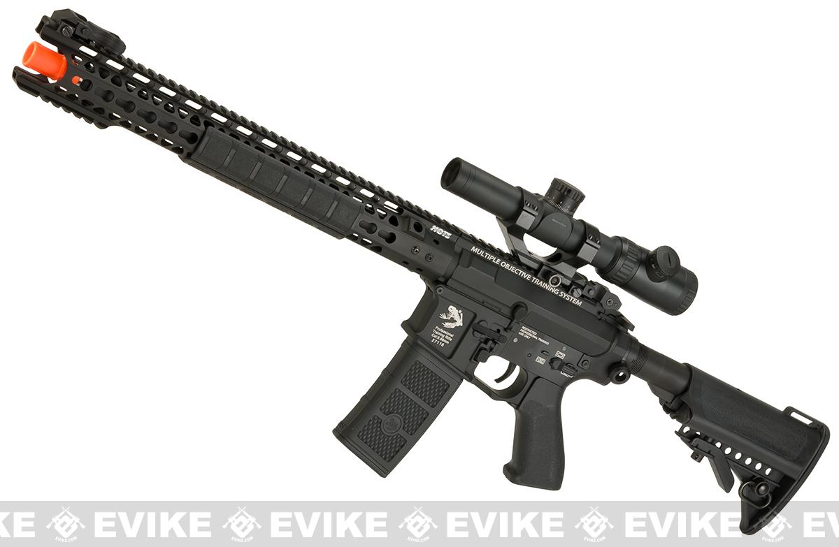 Crossed M4 Rifles Skull