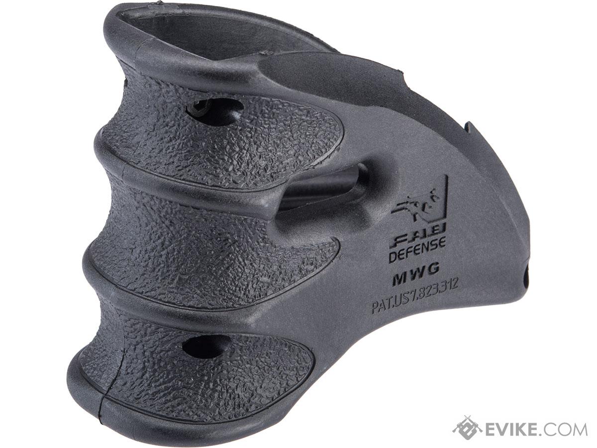 FAB Defense Magazine Well Grip for M4/M16 Rifles (Color: Black ...