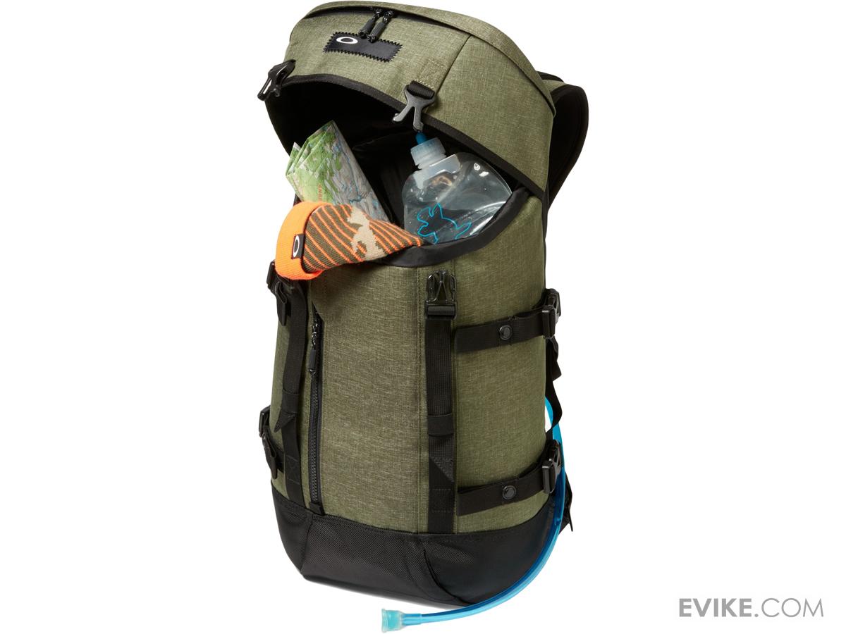 Oakley Guntower Backpack (Color: Dark Brush), Tactical Gear/Apparel ...