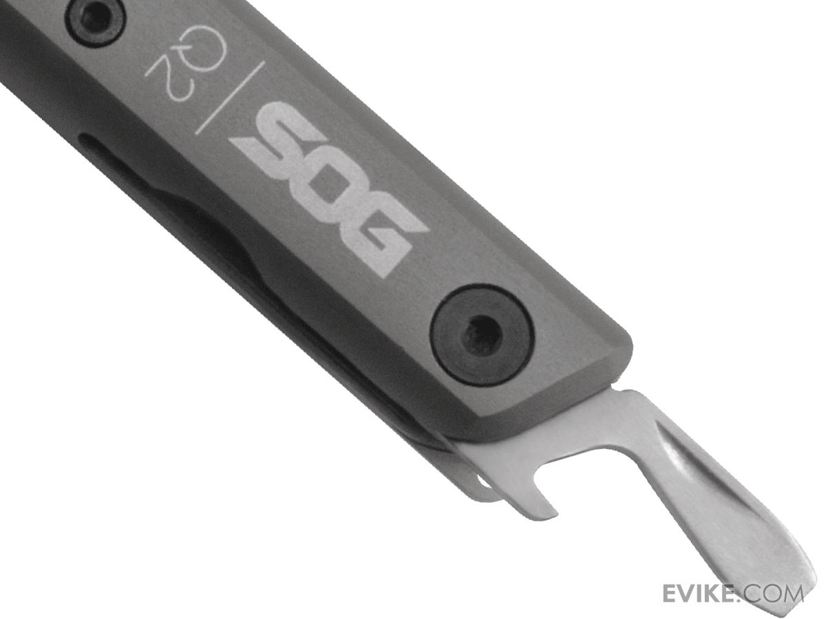 SOG Knives Baton Q2 Multitool with Flashlight, Tactical Gear/Apparel ...
